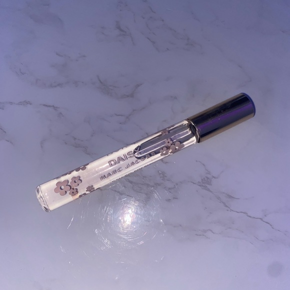 Marc Jacobs | Bath & Body | Daisy Marc Jacobs Rollerball | Poshmark